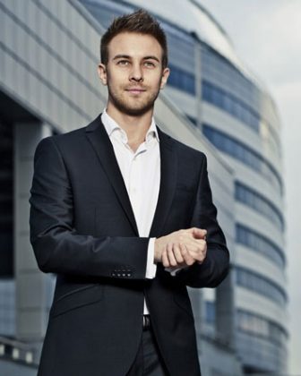 The 50 Surest Signs of a Powerful, Confident Man